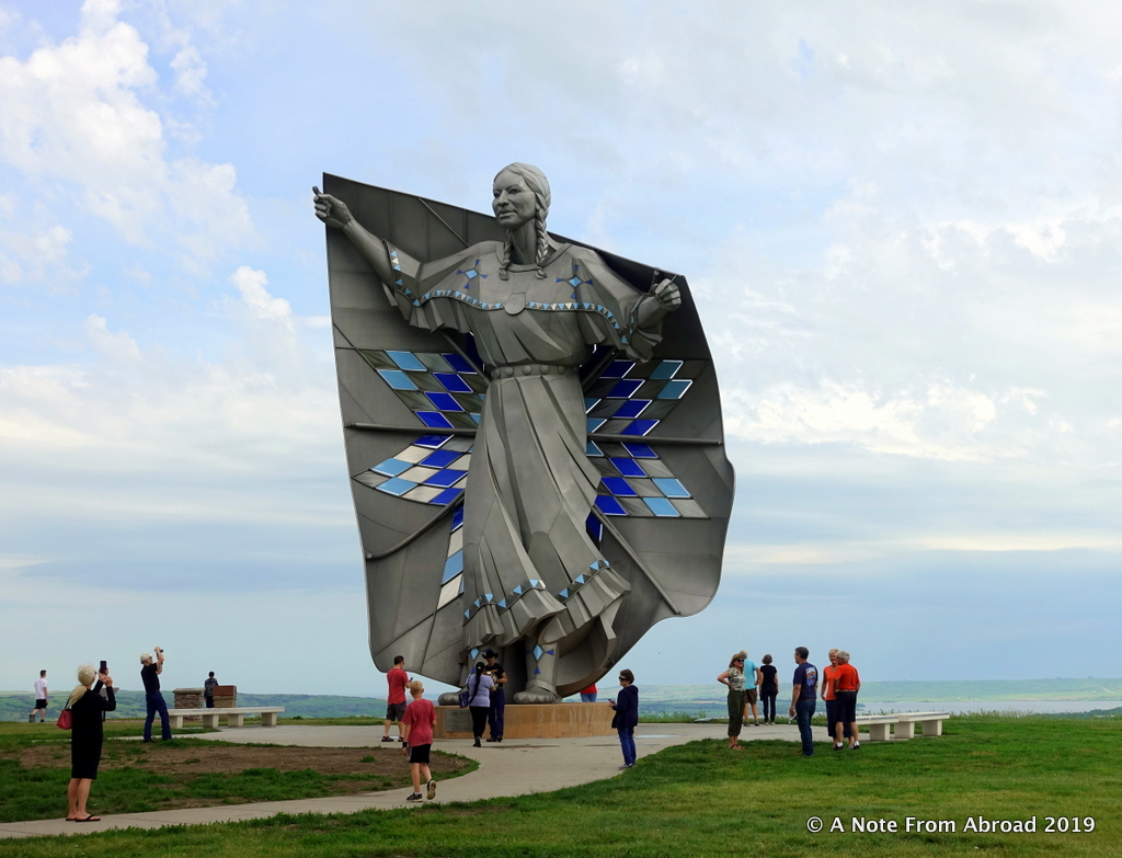 SOUTH DAKOTA: Dignity of Earth and Sky Statue | A Note From Abroad