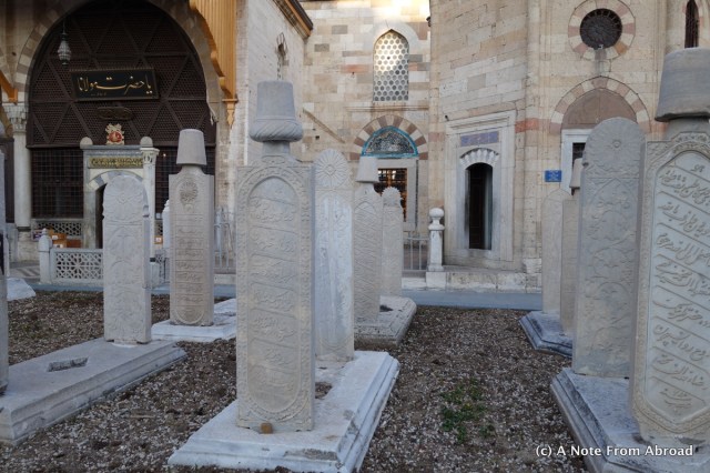 Cemetery Pictures and Burial Practices From Around the World | A Note ...